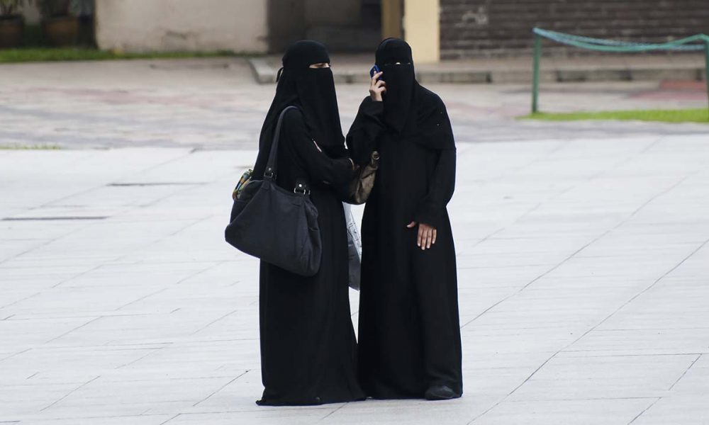 Afghan Women Are Sharing Photos of Dresses to Protest the Taliban’s ...