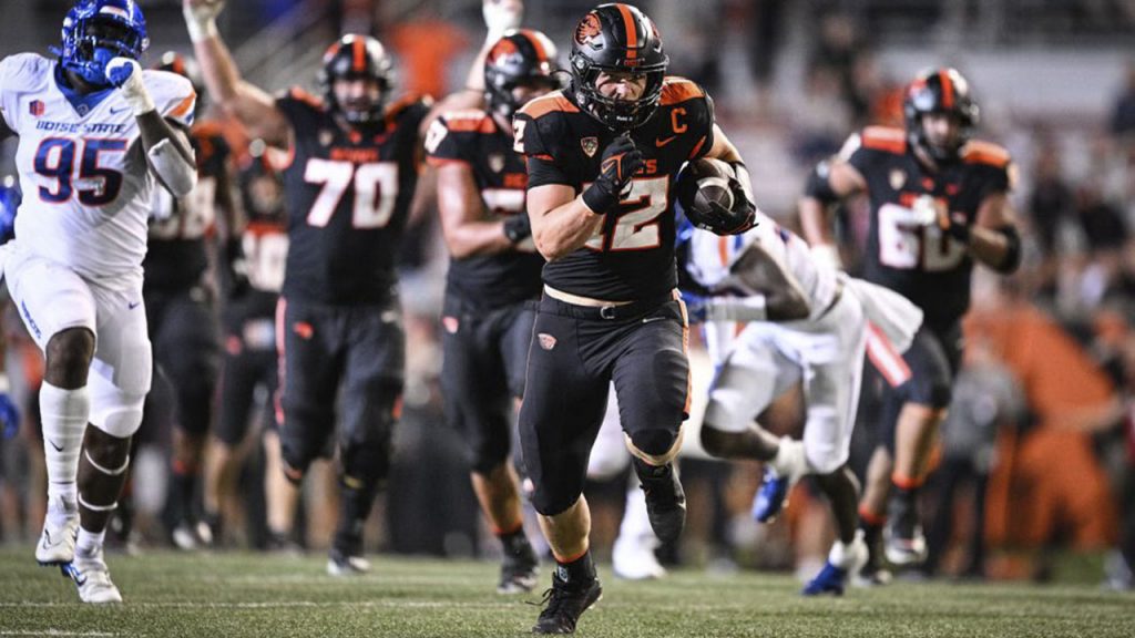 Oregon State’s Two-Way Player Jack Colletto Will Test the Bulldogs - GV ...